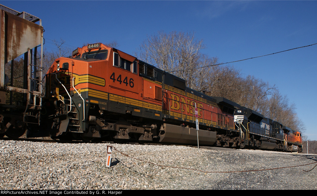 BNSF 4446 is the trailing unit on the K08116 at the Reusens Dam crossing